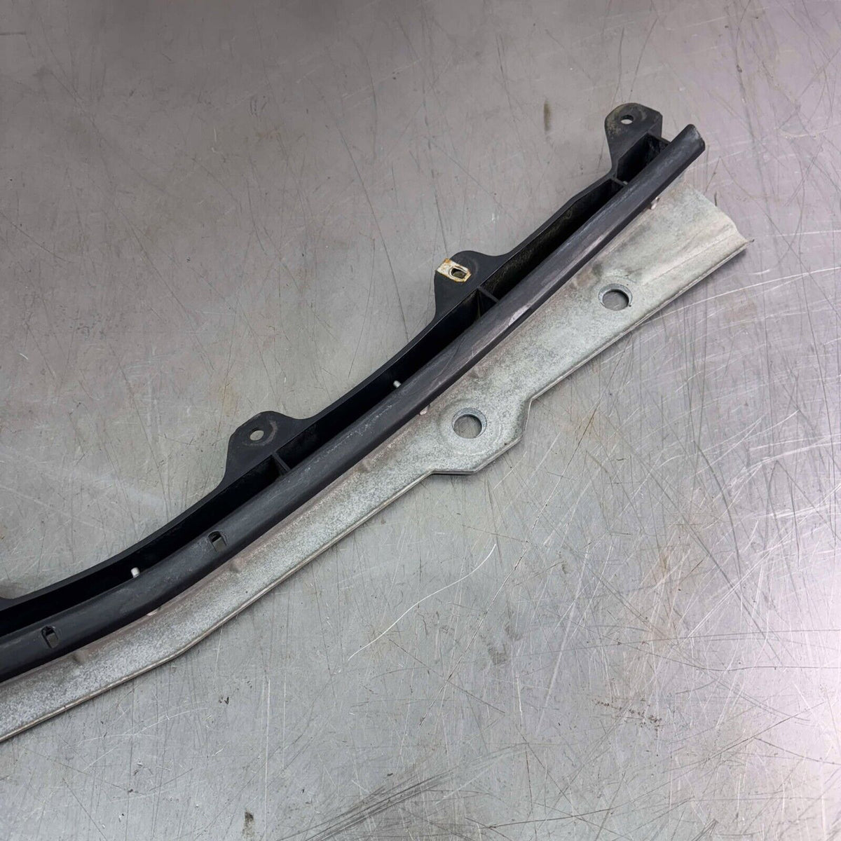 1997-04 C5 Corvette Front Bumper Cover Upper Mounting Bracket Retainer ...