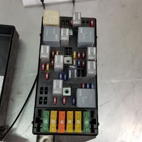 2000-2002 C5 Corvette A/T, Convertible, 5.7L Engine Fuse Box Assembly ...