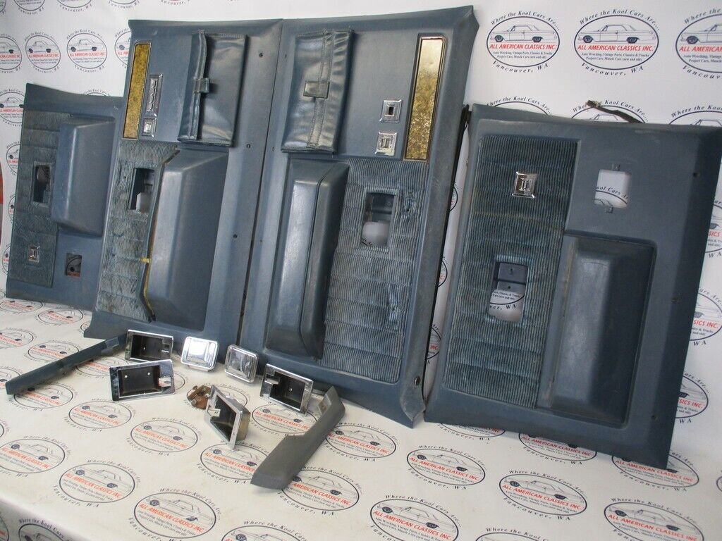 1981-91 Chevy Suburban/GMC Front Interior Door Panel Set Blue/Woodgrai ...