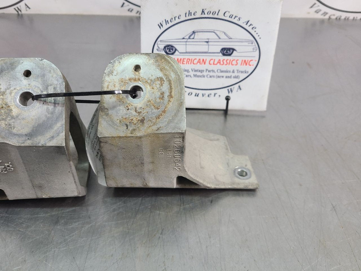 1997-04 C5 Corvette Engine Mount / Motor Stand Pair, LH/RH - OEM – All ...
